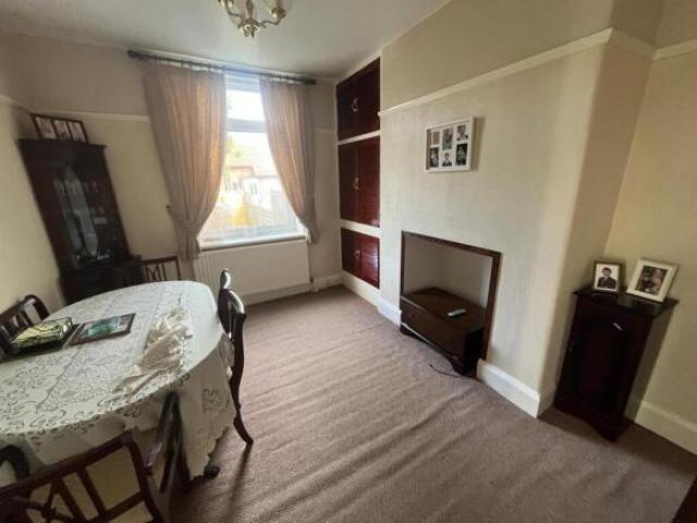 3 bedroom semi detached house for sale in Cressfield Road, Huddersfield, HD3