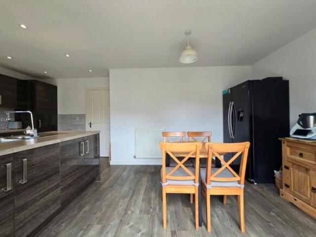 3 bedroom semi detached house for sale in Crestwood Close, Northampton, NN3 8NR, NN3
