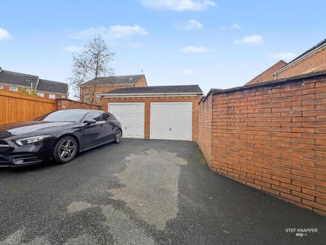 3 bedroom semi detached house for sale in Cricklewood Drive, Stoke on trent, ST6