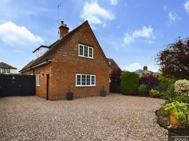 3 Bedroom Semi detached House For Sale In Curzon Park