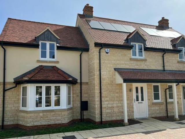 3 Bedroom Semi detached House For Sale In Curbridge