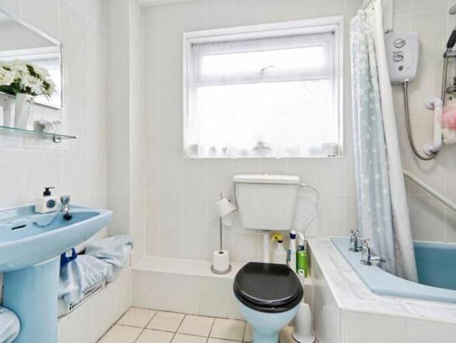 4 bedroom semi detached house for sale in Dale Croft Rise, Allerton, Bradford, BD15