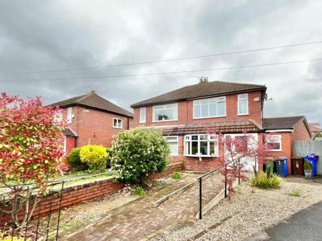 3 Bedroom Semi detached House For Sale In Denton, Manchester