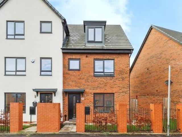 3 Bedroom Semi detached House For Sale In Denton, Manchester
