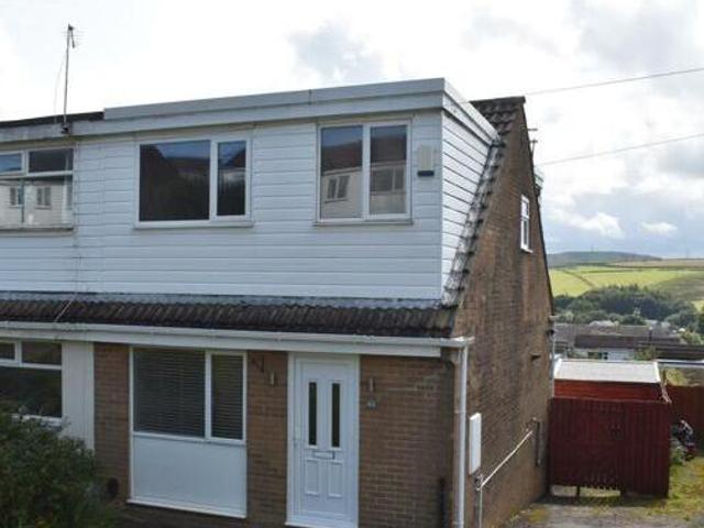 3 Bedroom Semi detached House For Sale In Denholme