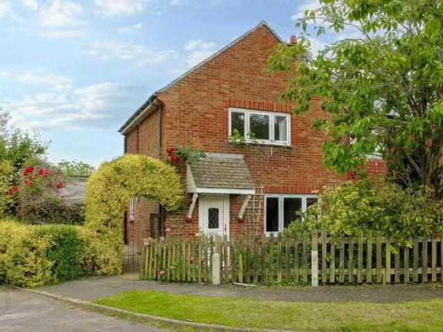 3 bedroom semi detached house for sale in Deans Meadow, Barcom.