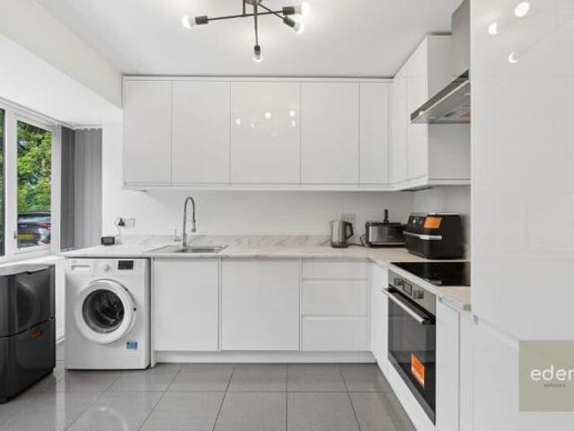 3 bedroom semi detached house for sale in Derby Drive, Leybourne, ME19