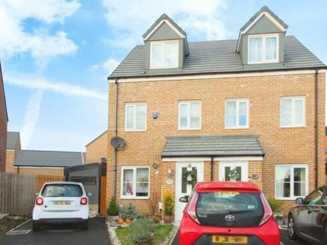 3 Bedroom Semi detached House For Sale In Dewsbury, West Yorkshire