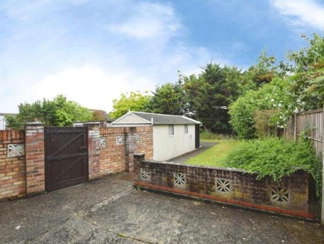 3 bedroom semi detached house for sale in Donald Way, Chelmsford, CM2