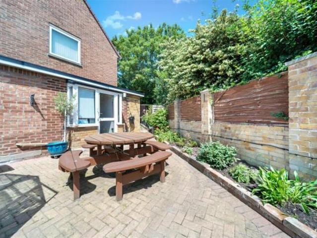 3 bedroom semi detached house for sale in Donegal Road, Ipswich, IP1