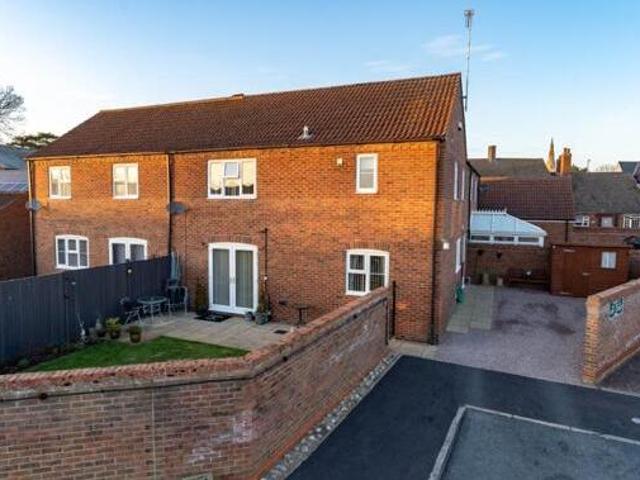 3 Bedroom Semi detached House For Sale In Donington, Spalding