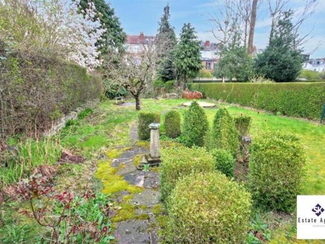 3 bedroom semi detached house for sale in Dobcroft Road, Sheffield, S7