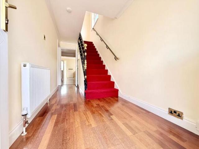 3 bedroom semi detached house for sale in Downlands, Luton, LU3