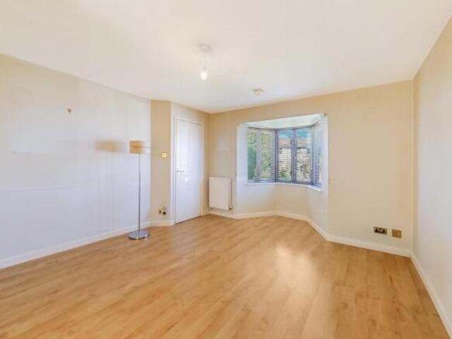 3 bedroom semi detached house for sale in Drummond Way, Newton Mearns, G77 6XW, G77