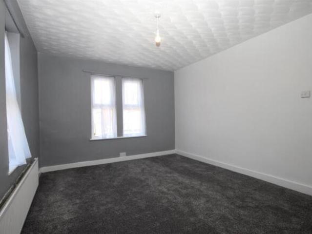 3 bedroom semi detached house for sale in Dudley Street, Bedford, MK40