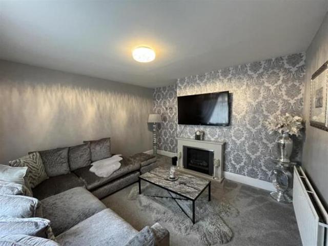 3 bedroom semi detached house for sale in Dulverton Grove, Bradford, BD4