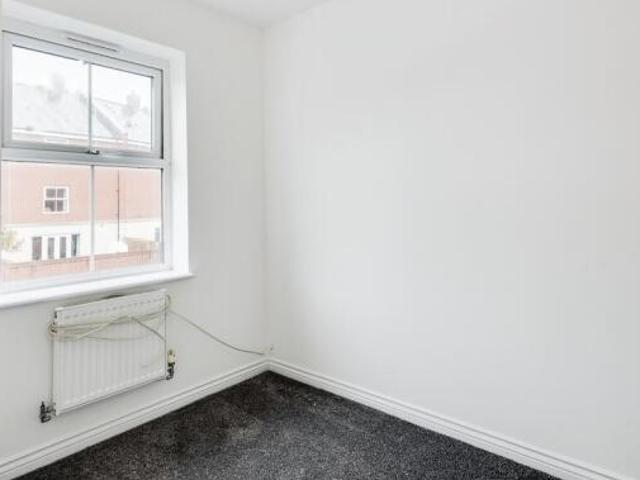 3 bedroom semi detached house for sale in Dydale Road, Swindon, SN25