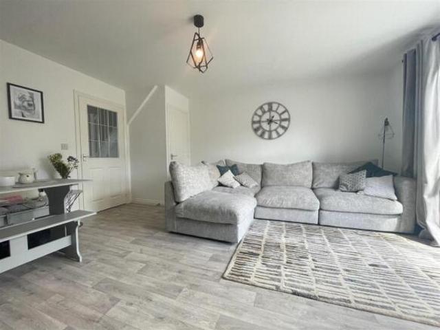 3 bedroom semi detached house for sale in Ecclesfield Close, Ecclesfield, S35