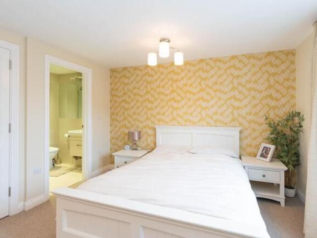 3 bedroom semi detached house for sale in East Field Close, Headington, OX3
