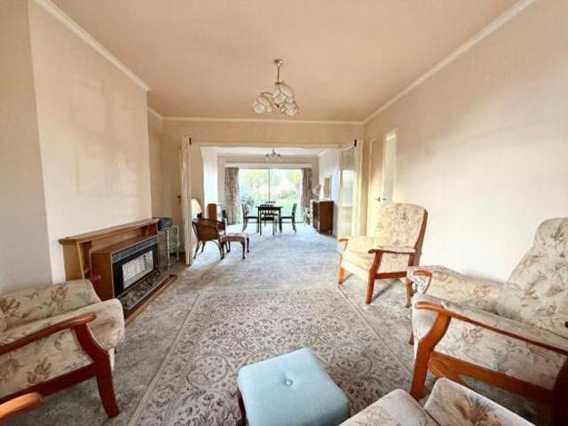 3 bedroom semi detached house for sale in Egdon Drive, Luton, LU2