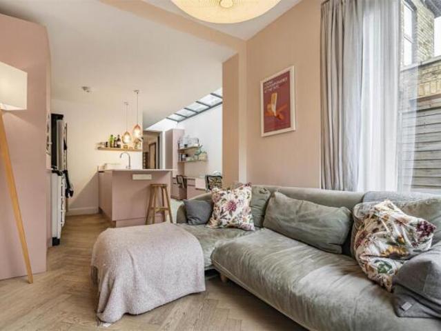 3 bedroom semi detached house for sale in Eden Road, Walthamstow, London, E17