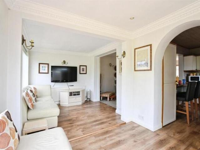 3 bedroom semi detached house for sale in Edendale, Hull, HU7