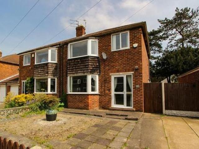 3 Bedroom Semi detached House For Sale In Edenthorpe, Doncaster