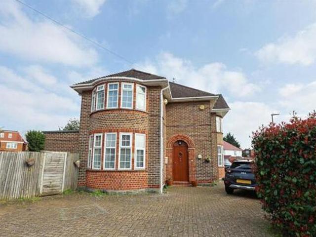 3 Bedroom Semi detached House For Sale In Edgware, Middlesex