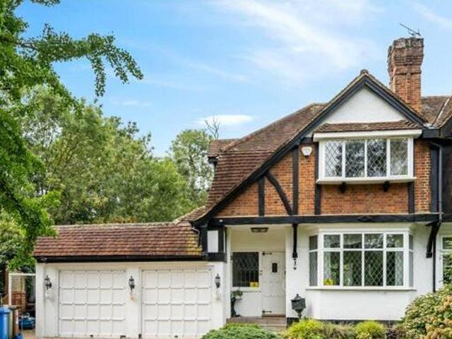 3 Bedroom Semi detached House For Sale In Edgware