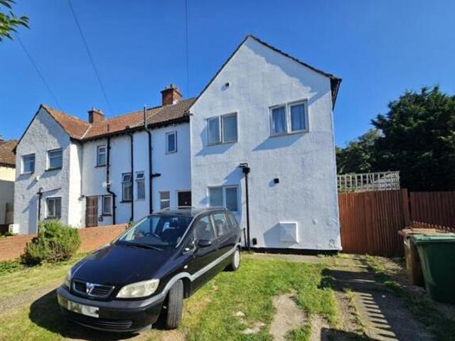 3 Bedroom Semi detached House For Sale In Edgware