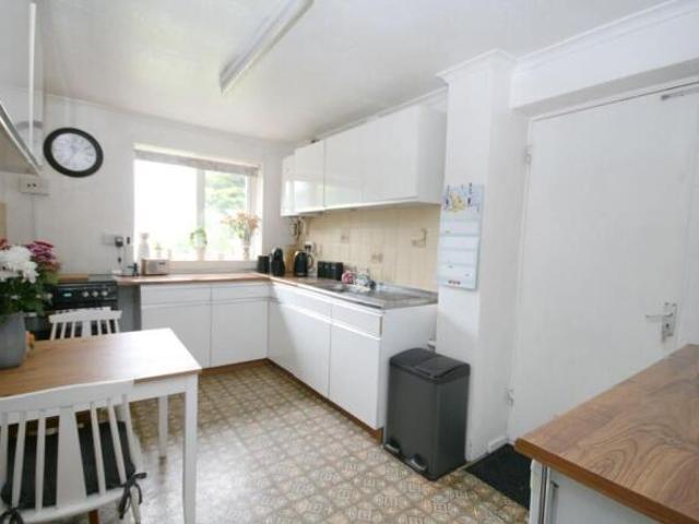 3 bedroom semi detached house for sale in Elm Drive, Garsington, OX44