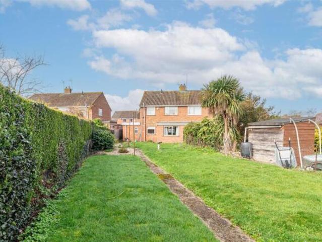 3 bedroom semi detached house for sale in Elizabeth Avenue, Worcester, WR3