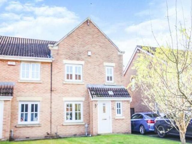 3 Bedroom Semi detached House For Sale In Ellenbrook, Worsley