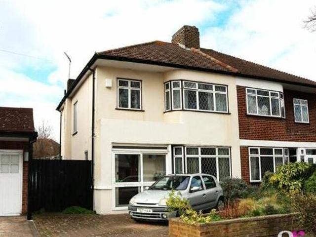3 Bedroom Semi detached House For Sale In Enfield, Middlesex