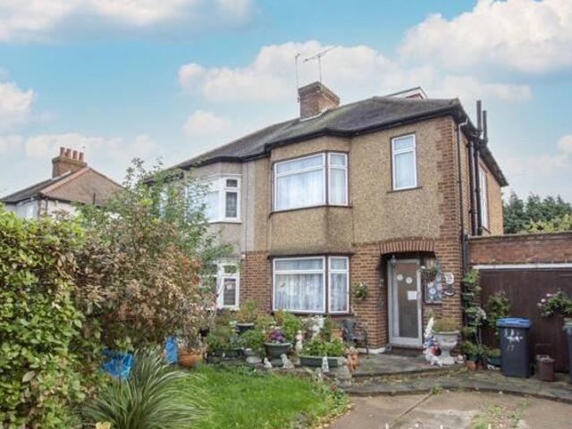 3 Bedroom Semi detached House For Sale In Enfield, Greater London