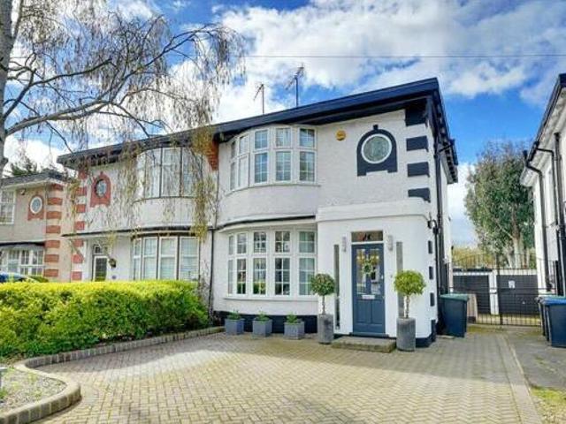 3 Bedroom Semi detached House For Sale In Enfield
