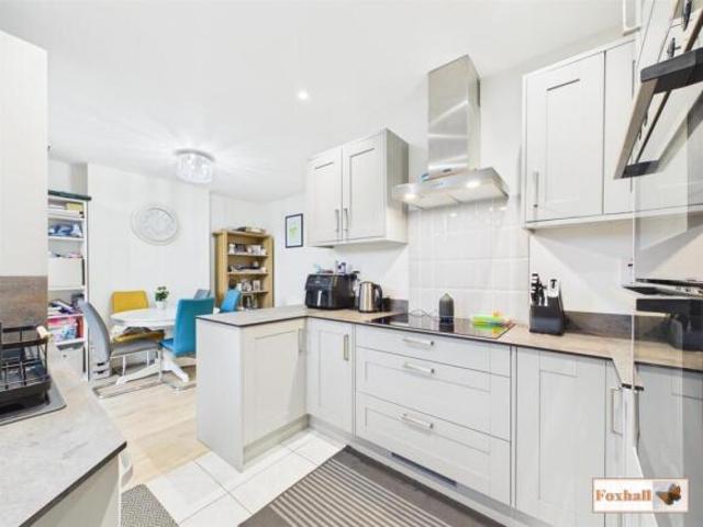 3 bedroom semi detached house for sale in Ernleigh Road, Ipswich, IP4