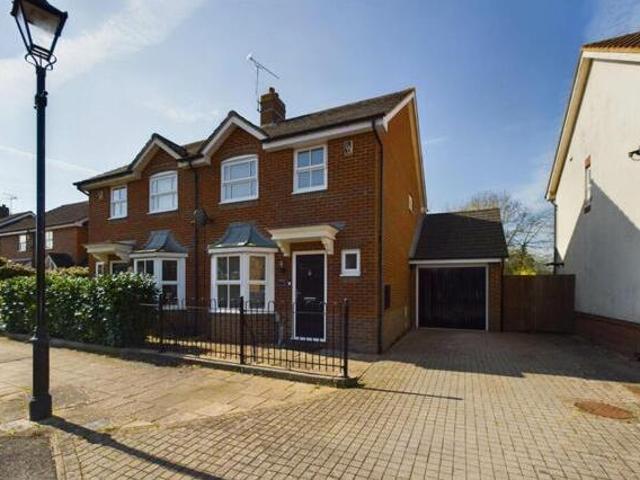 3 Bedroom Semi detached House For Sale In Fairford Leys