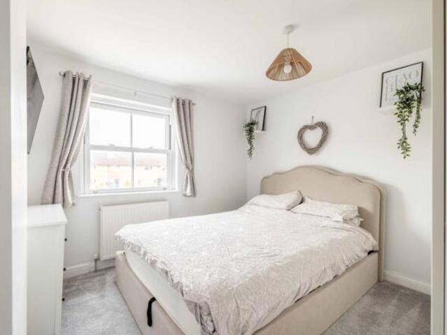 3 bedroom semi detached house for sale in Fairfield Road, Burnham, SL1