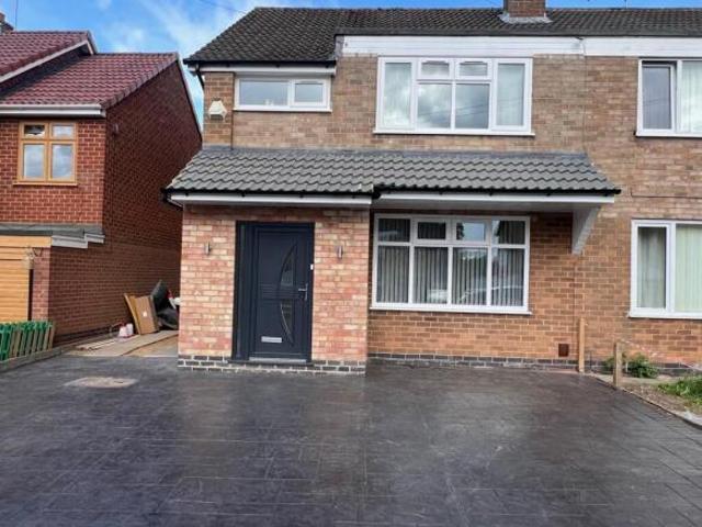 3 bedroom semi detached house for sale in Fairstone Hill, Oadby, Leicester, LE2
