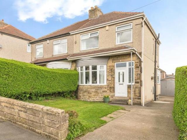 3 bedroom semi detached house for sale in Farfield Grove, Bradford, BD6