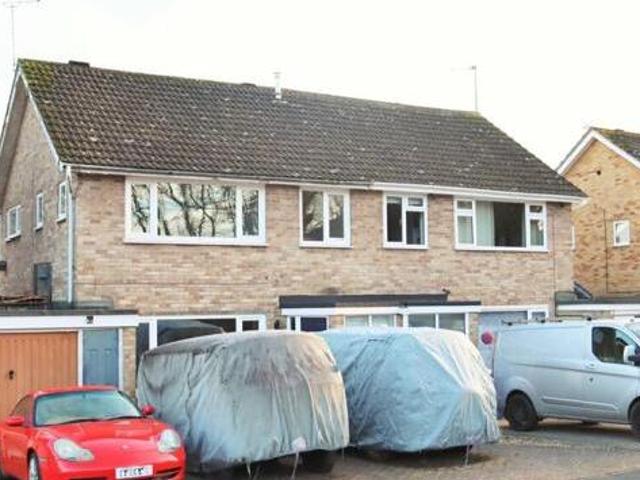 3 Bedroom Semi detached House For Sale In Farnborough