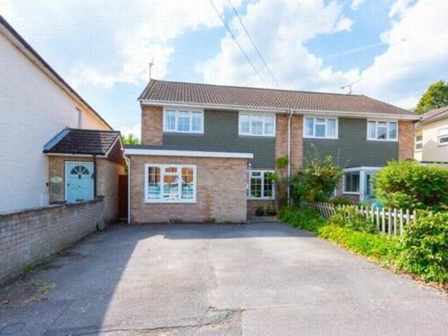 3 Bedroom Semi detached House For Sale In Farnborough