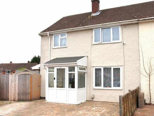 3 Bedroom Semi detached House For Sale In Farnborough
