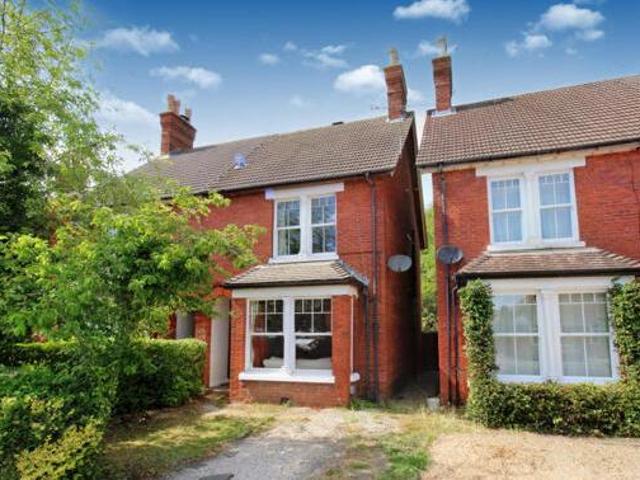 3 Bedroom Semi detached House For Sale In Farnborough