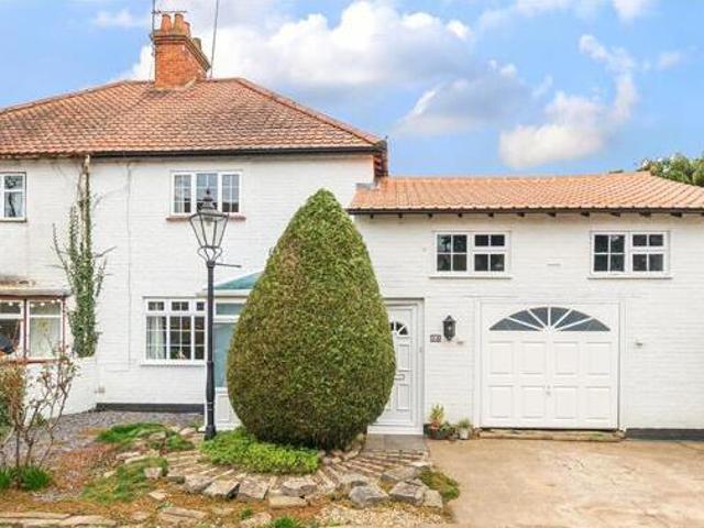 3 Bedroom Semi detached House For Sale In Farnham, Surrey