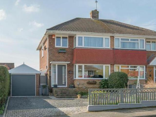 3 Bedroom Semi detached House For Sale In Farnham, Surrey