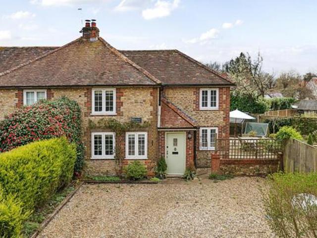 3 Bedroom Semi detached House For Sale In Farnham, Surrey