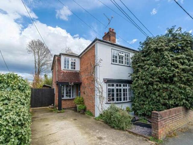 3 Bedroom Semi detached House For Sale In Farnham, Surrey