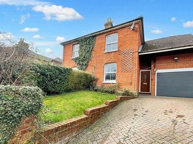 3 Bedroom Semi detached House For Sale In Farnham, Surrey